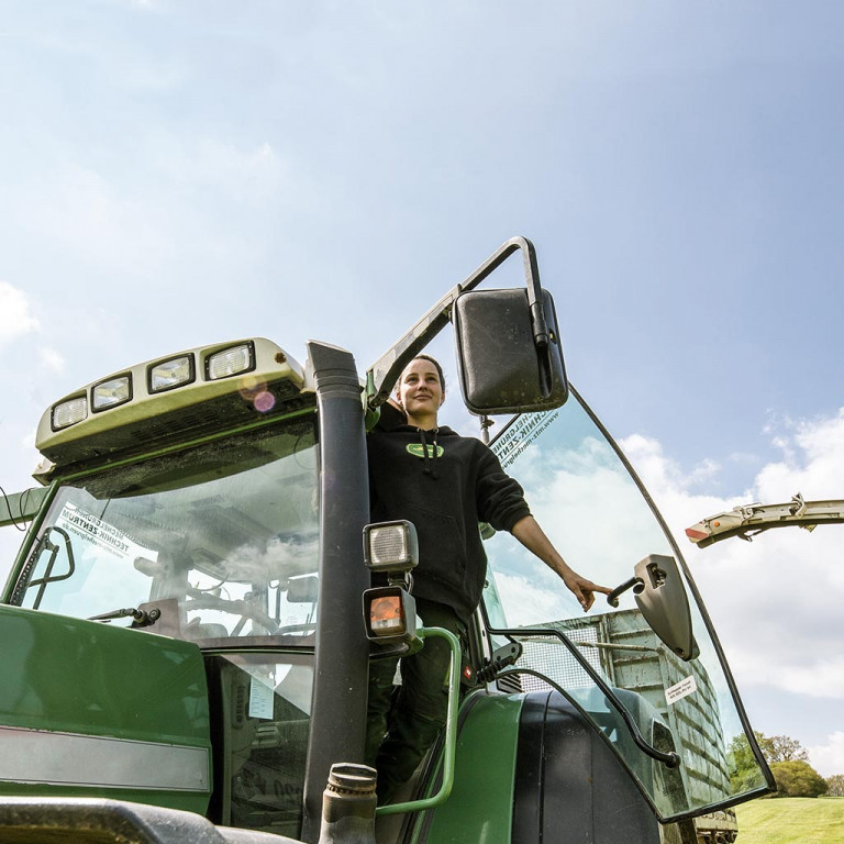 Landwirt » Agrargenossenschaft Theuma-Neuensalz Landwirt » Agrargenossenschaft Theuma-Neuensalz